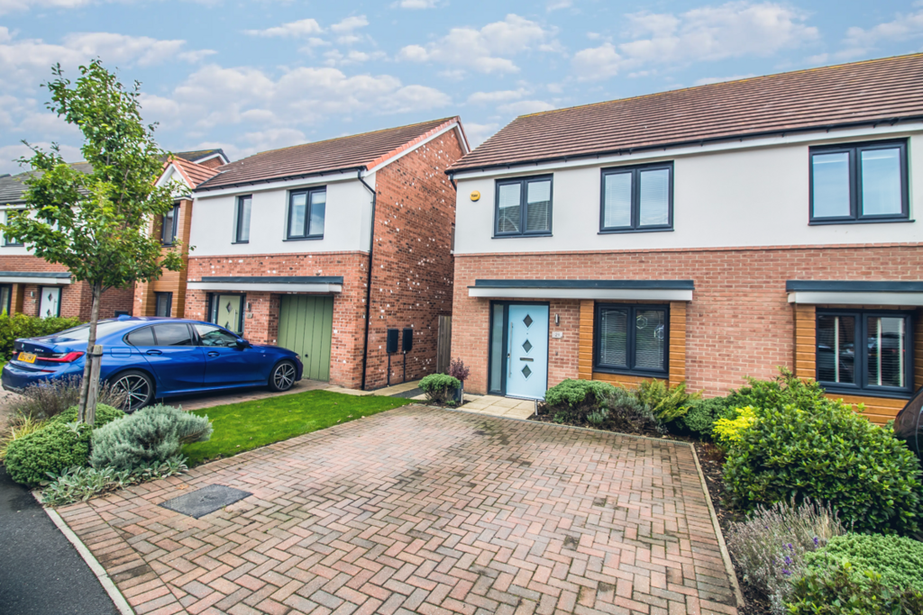 Highbury Close Chester Le Street Dh3 3 Bed Semi Detached House £230 000
