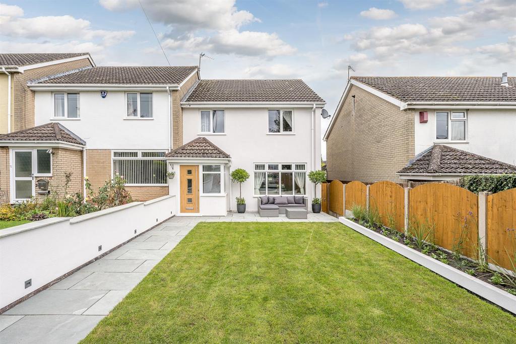Finchfield Close, Stourbridge, DY8 3LJ 3 bed end of terrace house for ...