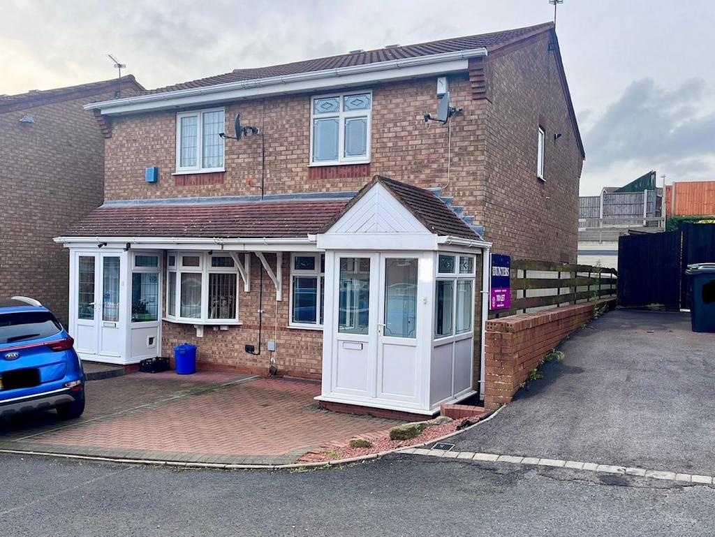 Harvest Close, Dudley 2 bed semi-detached house - £850 pcm (£196 pw)