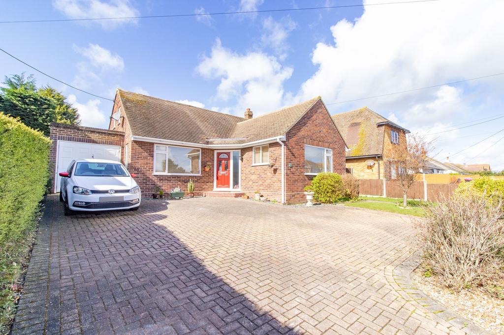 Clover Rise, Whitstable, CT5 3 bed detached bungalow - £400,000