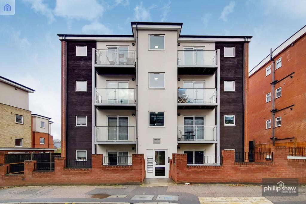 530 Whippendell Road, WD18 7QN 2 bed flat - £1,450 pcm (£335 pw)