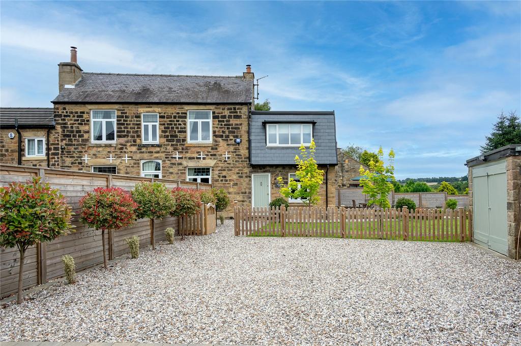 School Lane, East Keswick, LS17 4 bed semi-detached house for sale - £ ...