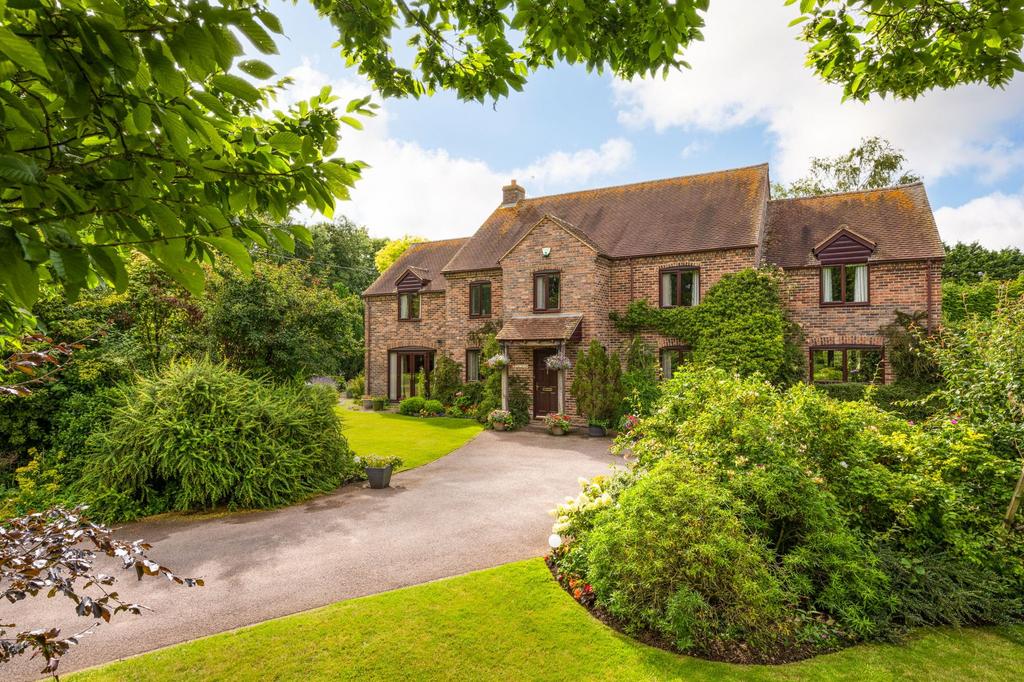 Lambourn, Hungerford RG17 5 bed detached house for sale - £1,350,000