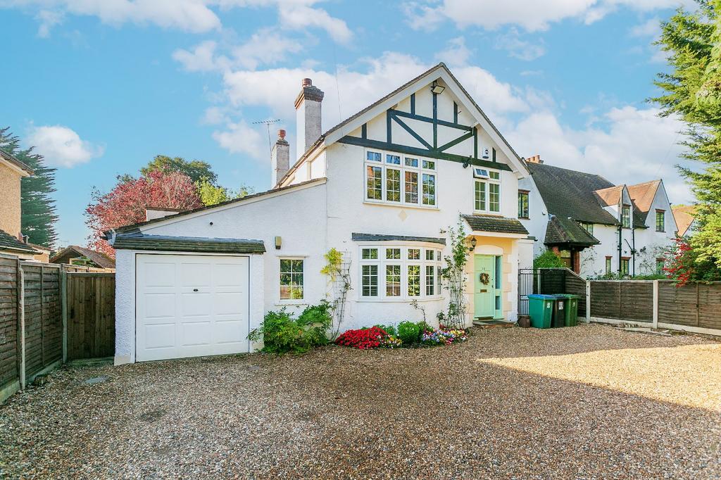 Horseshoe Lane, Watford... 4 bed detached house - £800,000