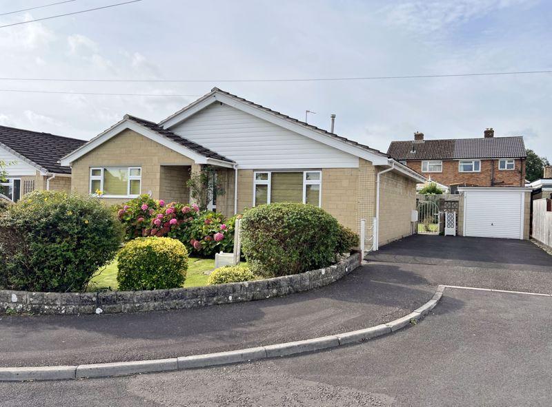 Fairfield Close, Frome 3 bed detached bungalow - £385,000