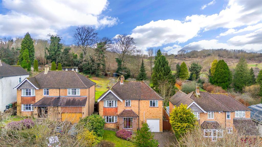Chipstead Way, Banstead 5 bed detached house for sale - £795,000