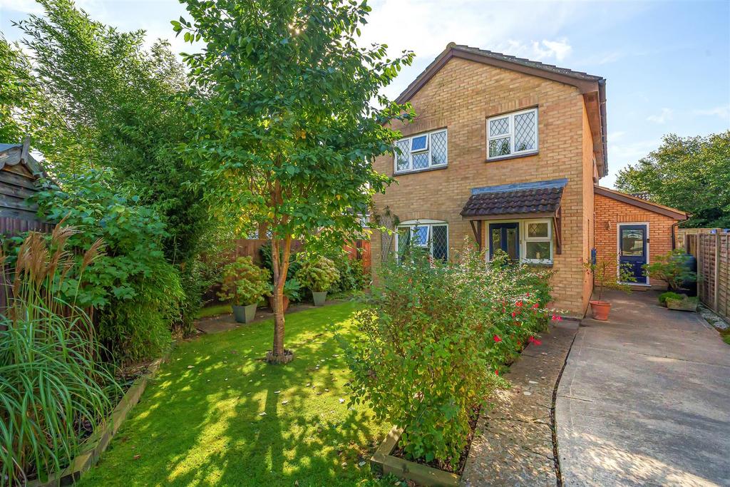 Sherington Mead, Chippenham 5 bed detached house - £390,000