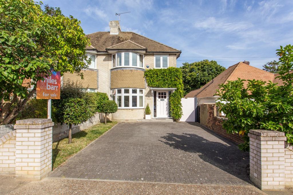 Cherry Drive, Canterbury, CT2 3 bed semi-detached house - £450,000