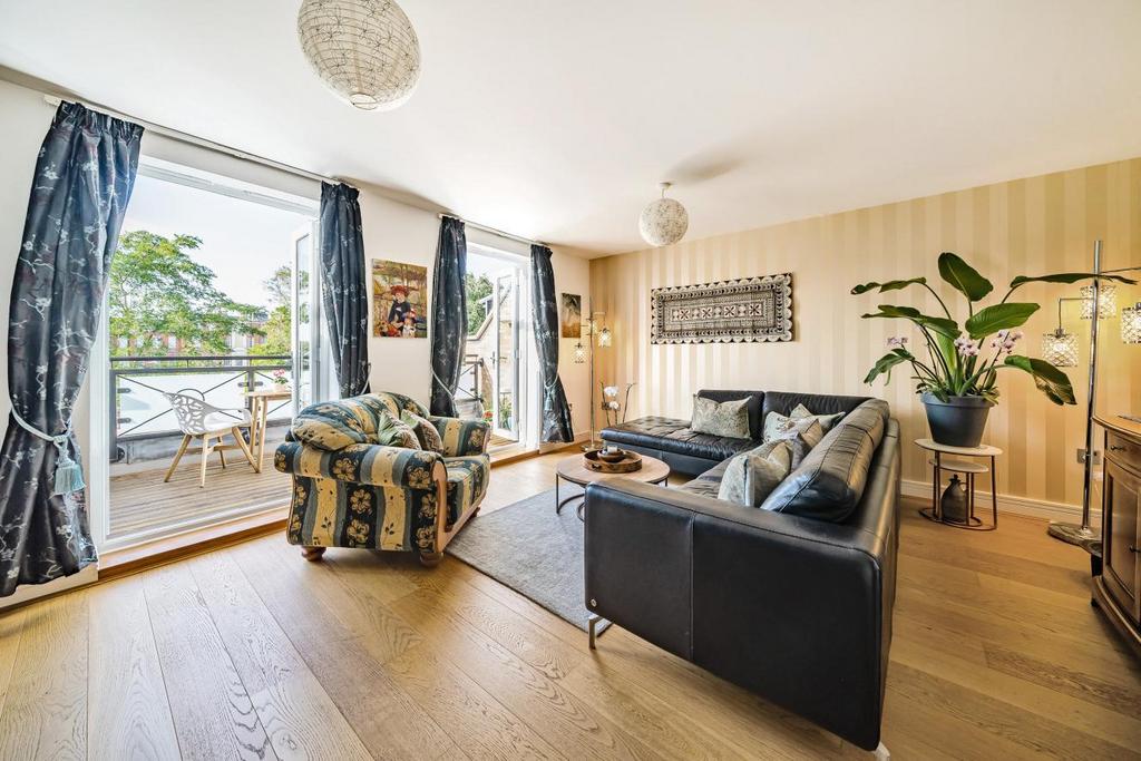 Gillis Square, Putney 4 bed terraced house - £1,225,000