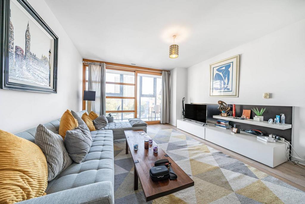 Falcon Wharf, Battersea, London, SW11 1 bed flat - £475,000