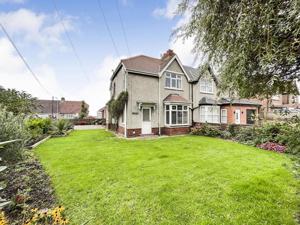 Stockton Road, Seaham, Durham, SR7 0PB 3 bed semi-detached house - £225,000