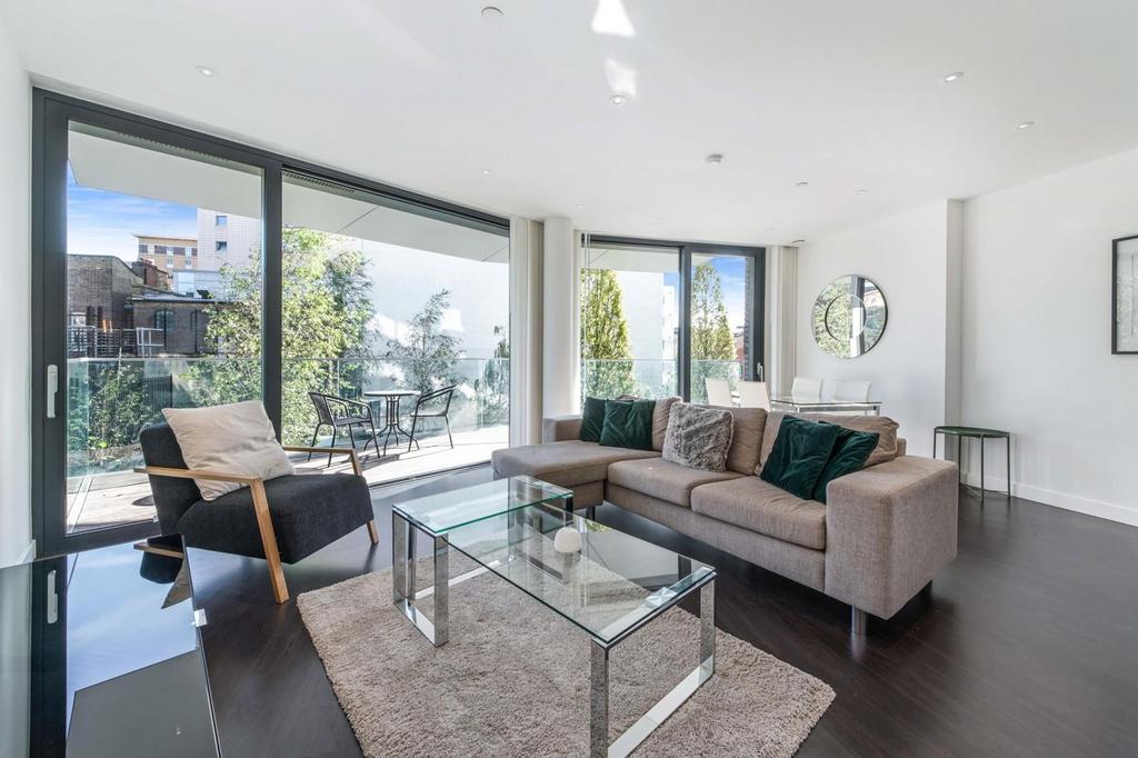 Meranti House, Leman Street, Aldgate... 2 bed flat - £4,116 pcm (£950 pw)