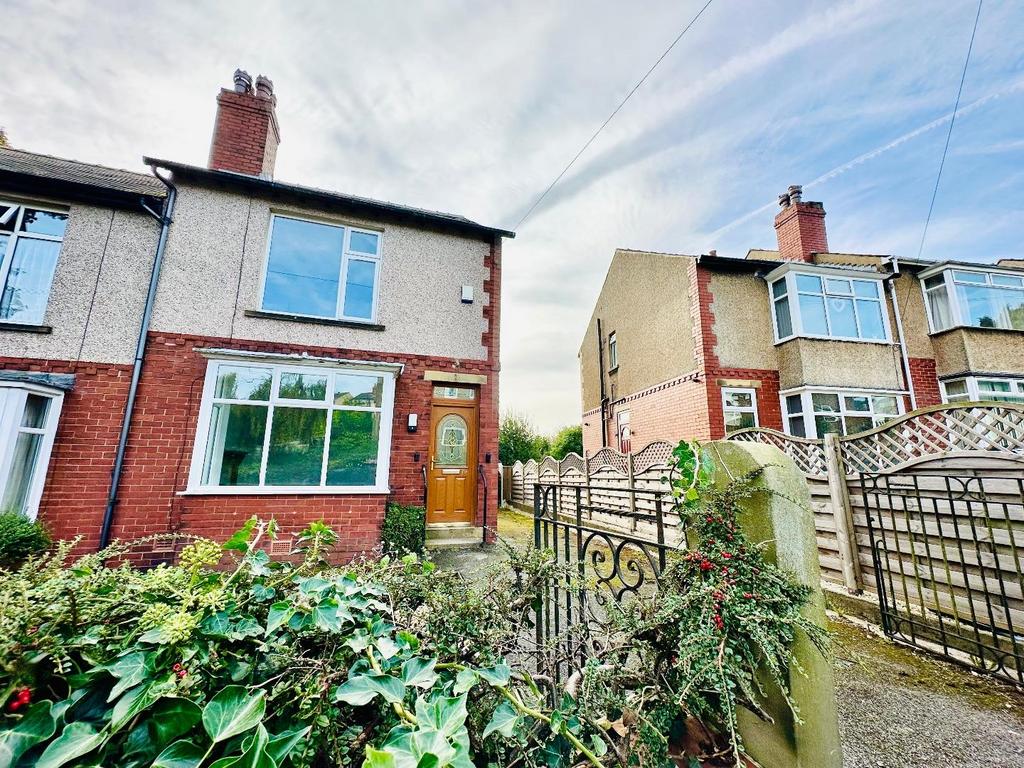 Heatherfield Crescent, Huddersfield 3 bed semi-detached house - £210,000