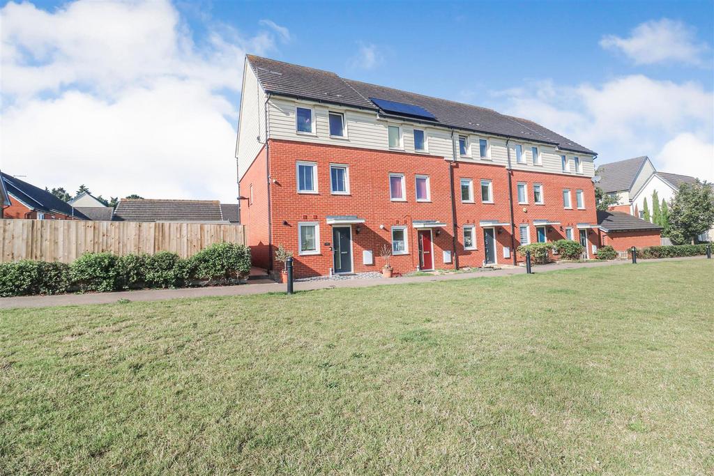 Bowhill Way, Harlow 3 bed townhouse for sale - £430,000