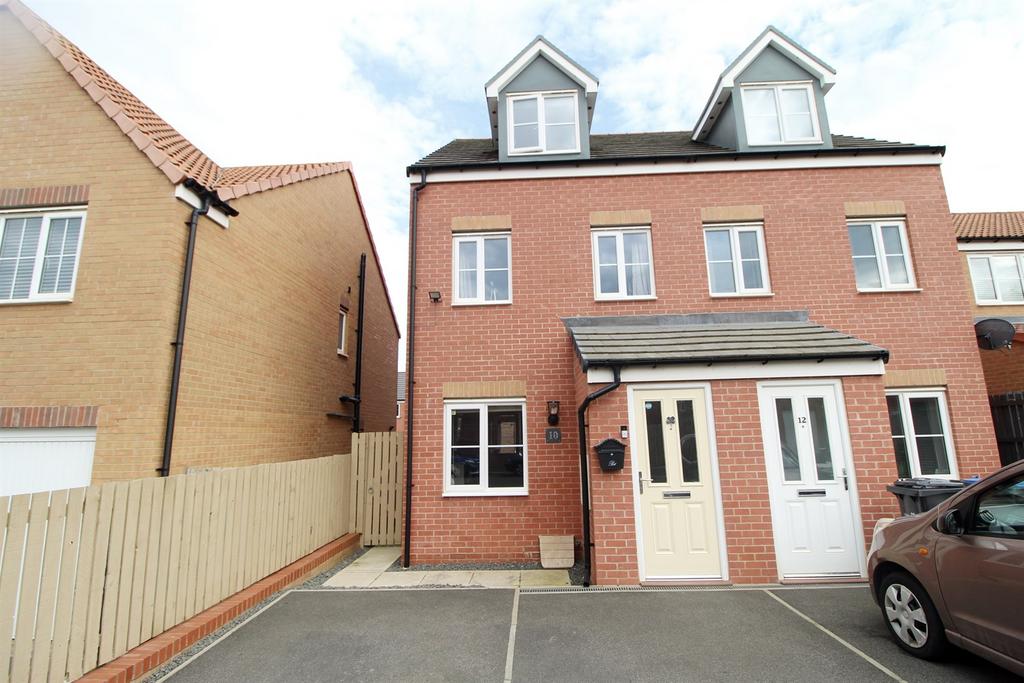 Pearwood Place, Middlesbrough, TS8 3 bed semi-detached house for sale ...