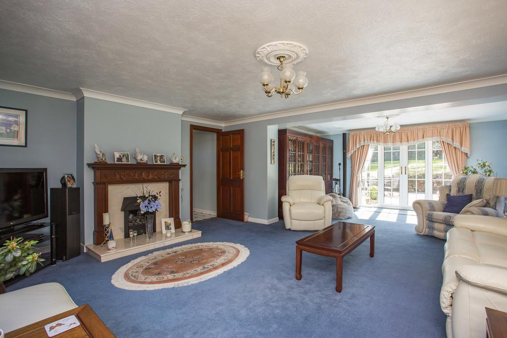 Goldsmiths Avenue Crowborough 5 Bed Detached House For Sale £1 295 000