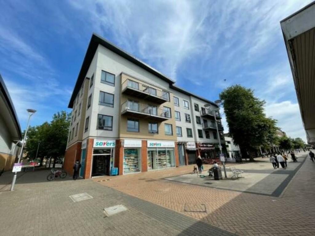Town Centre, Hatfield 2 bed apartment - £1,400 pcm (£323 pw)