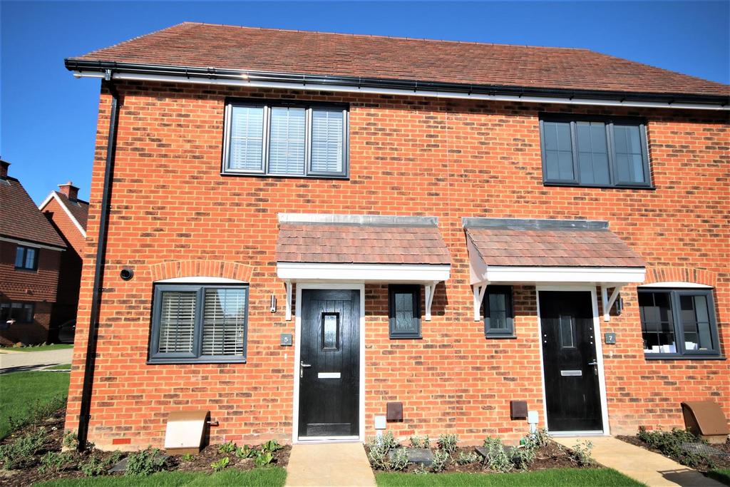 P6124 Mallow Road 2 bed house - £1,300 pcm (£300 pw)