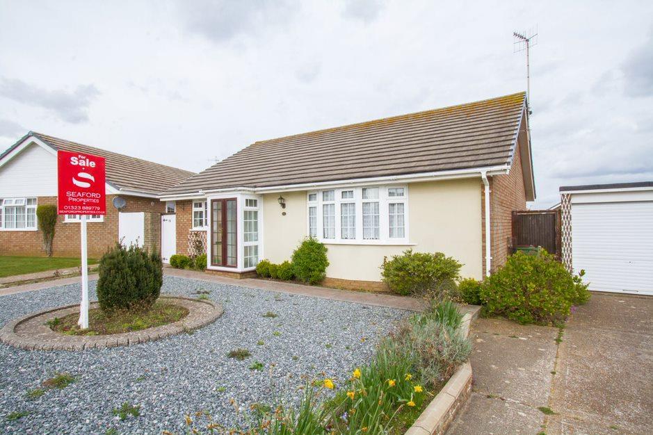 North Way, Seaford BN25 2 bed detached bungalow - £475,000