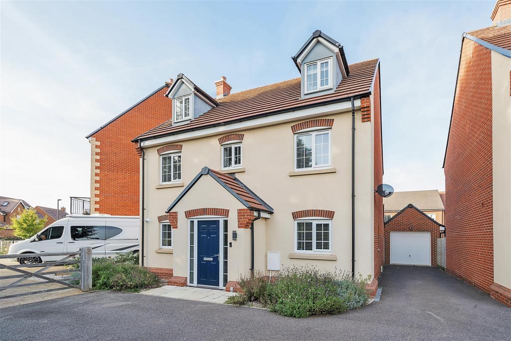 Parkview Terrace, Wixams, Bedford 5 bed detached house - £535,000