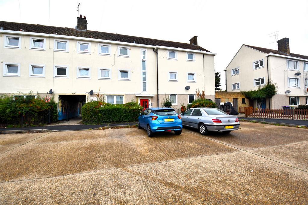 House For Sale Rochford Garden Way at Ricky Payne blog