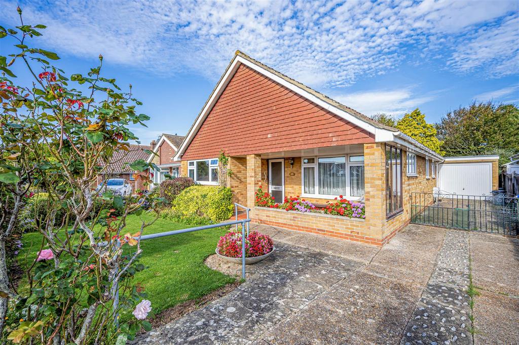 Stirling Avenue, Seaford 2 bed detached bungalow - £415,000