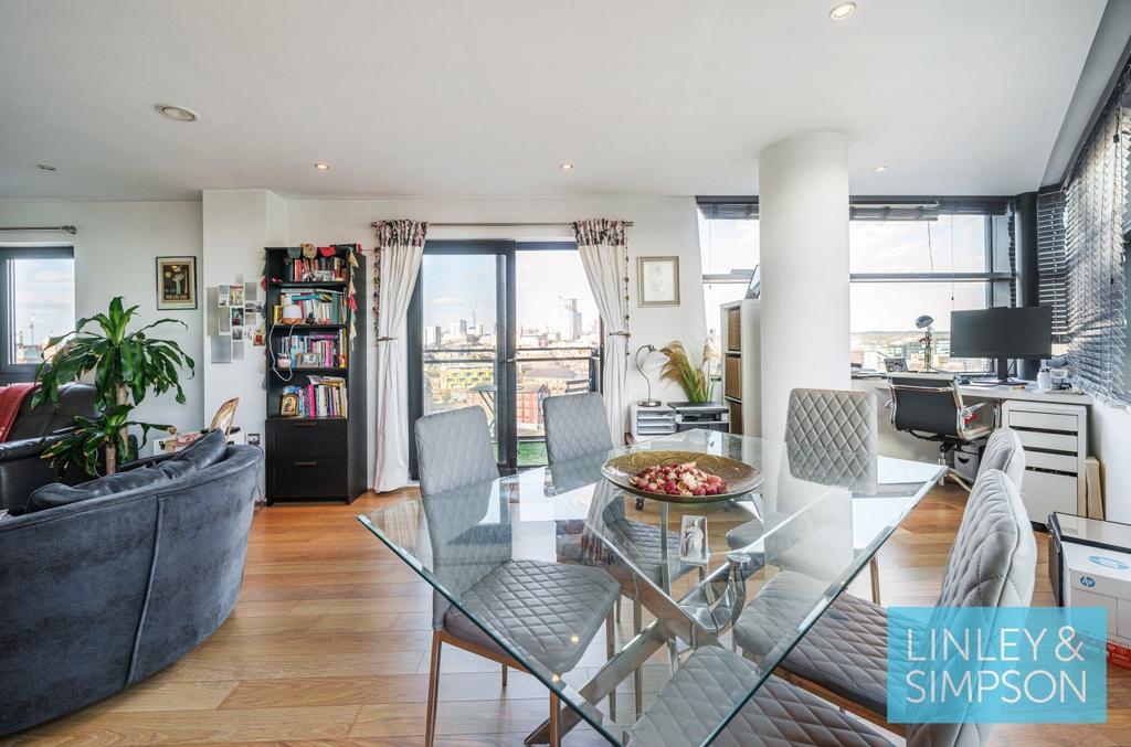 ONE BREWERY WHARF, WATERLOO STREET... 2 bed flat - £450,000