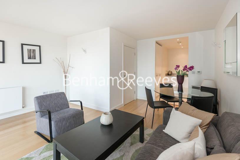 Station Approach, Hayes UB3 1 bed apartment - £1,450 pcm (£335 pw)