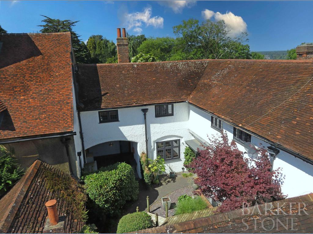 Winter Hill, Cookham Dean, SL6 5 bed country house to rent - £3,150 pcm ...