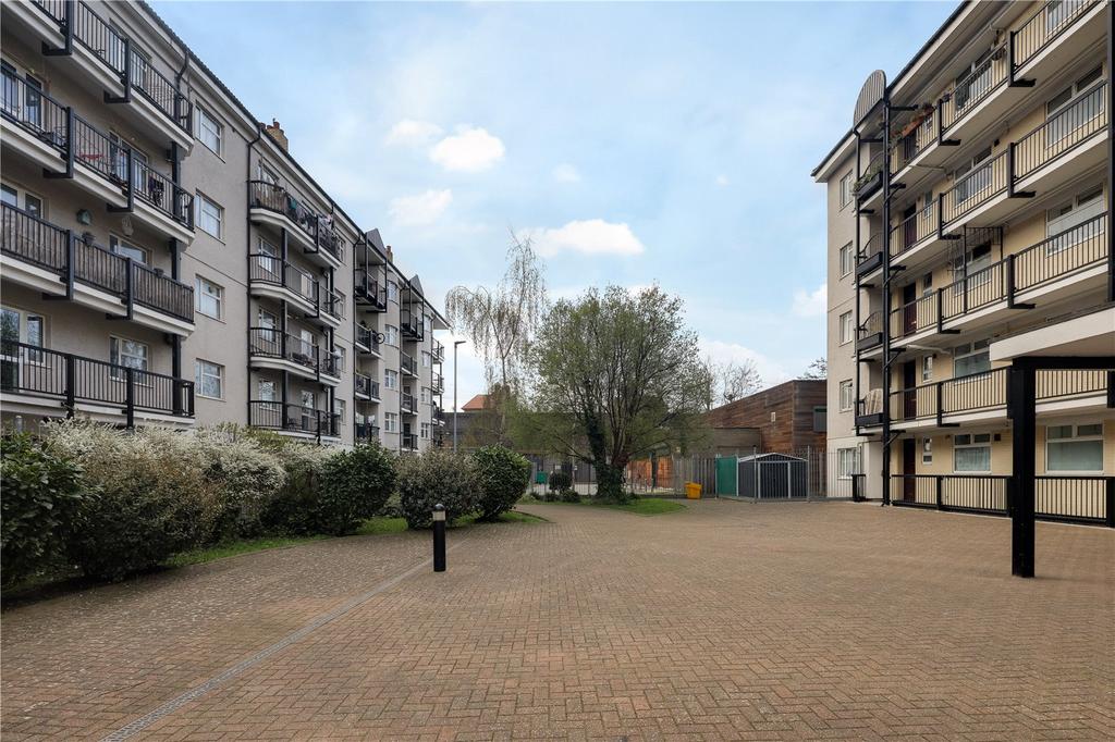 Dean House, Tarling Street... 3 bed flat - £425,000