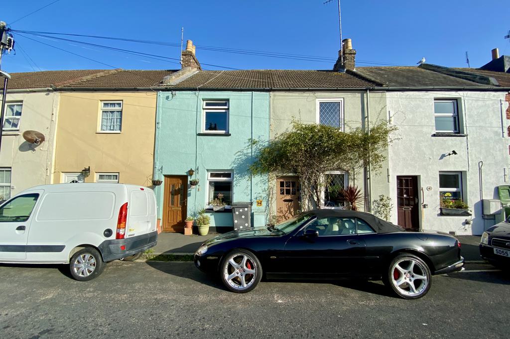 Longstone Road, Eastbourne, East... 2 bed terraced house - £250,000