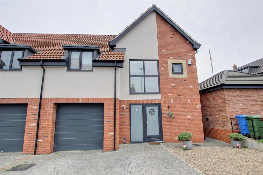 Romney Drive, Beverley 4 bed semi-detached house for sale - £384,950