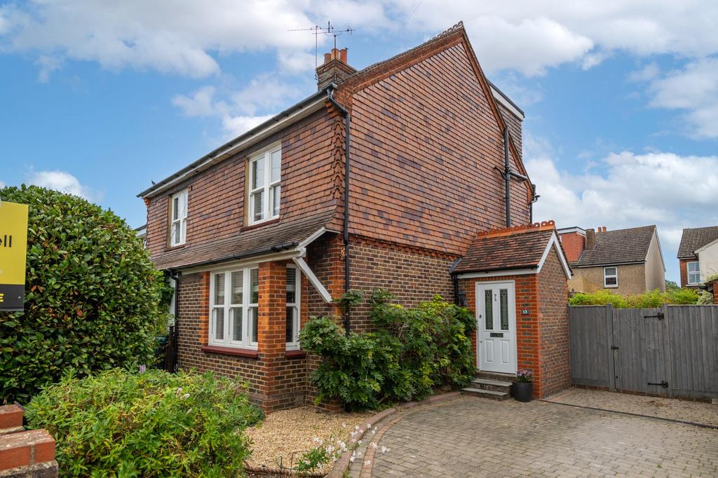 Trentham Road, Redhill, RH1 3 bed cottage - £525,000