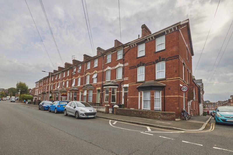 Union Road, Exeter 2 bed apartment - £800 pcm (£185 pw)
