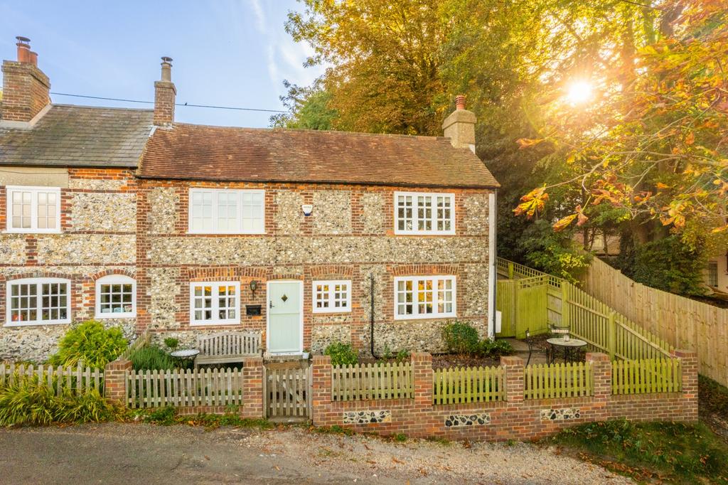 Loosley Hill, Loosley Row, Princes Risborough, Buckinghamshire, HP27 3 ...