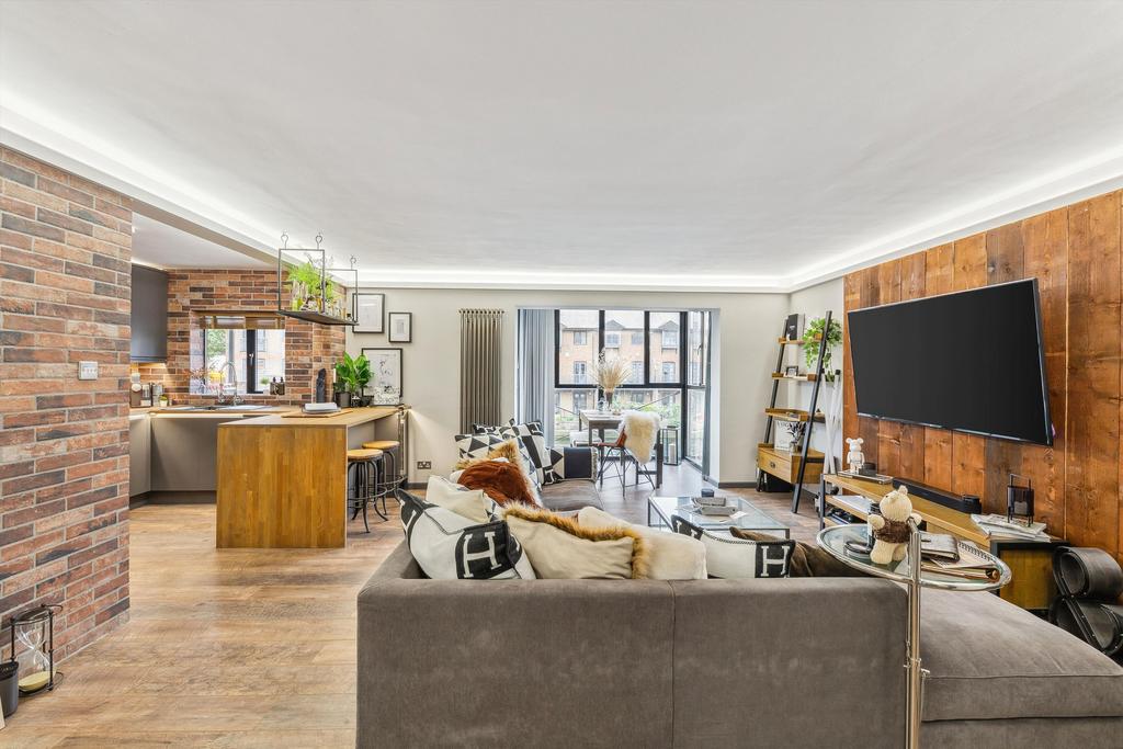Lancaster Drive, Canary Wharf... 3 bed apartment - £975,000