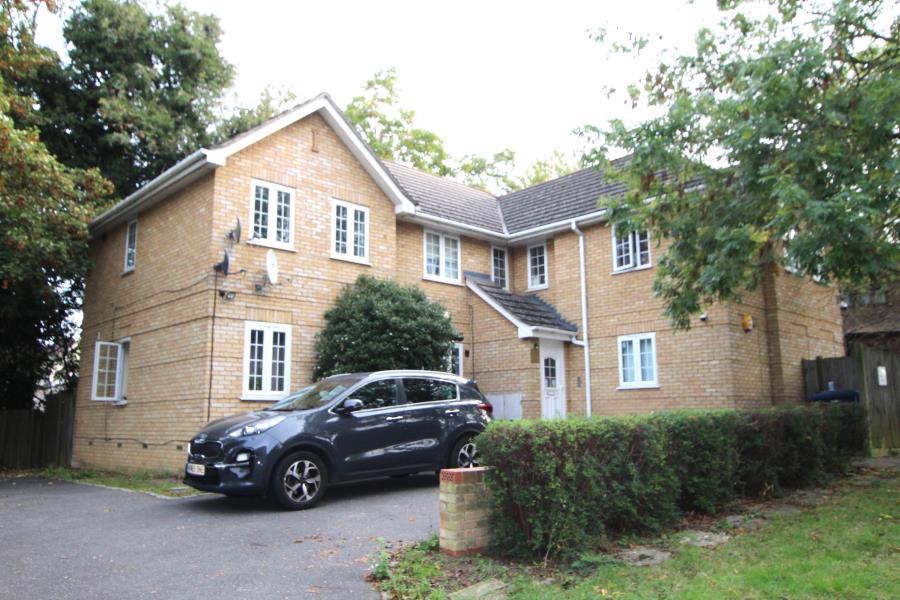 Greenford Road, Sudbury Hill, UB6 0HY 1 bed apartment - £250,000