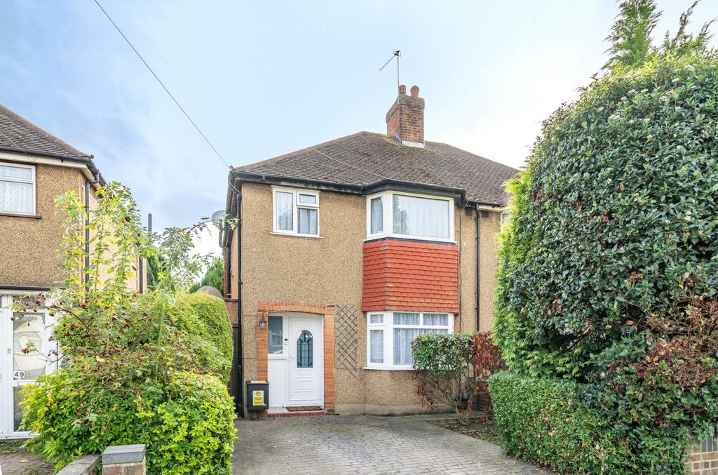 Hillingdon Road, Hertfordshire WD25 3 bed semi-detached house - £525,000