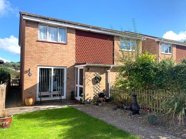 Mount Close, Honiton EX14 3 bed semi-detached house - £245,000