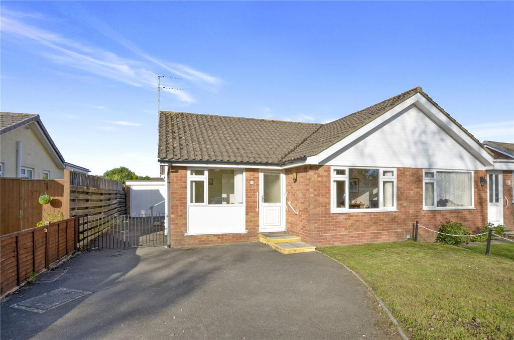 Heathfield Way, West Moors, Ferndown, Dorset, BH22 2 bed bungalow for ...