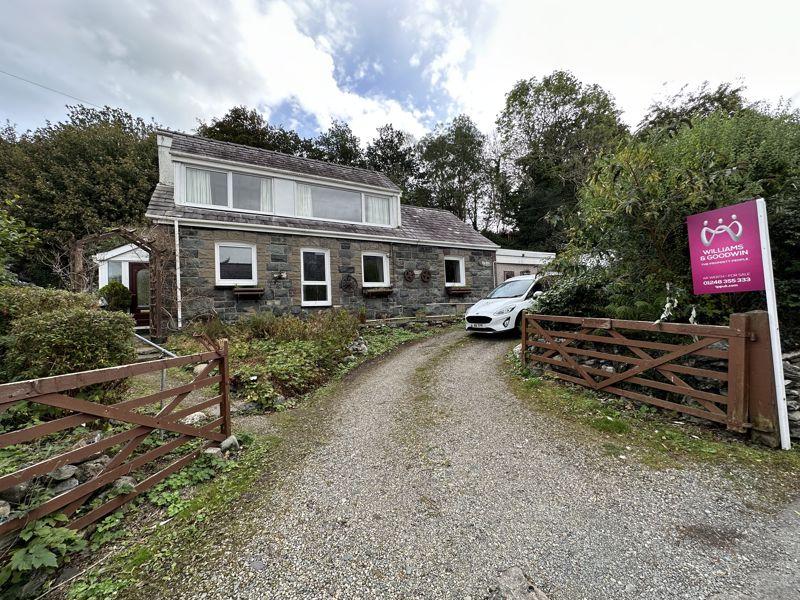 Tregarth, Gwynedd 3 bed detached house for sale - £300,000