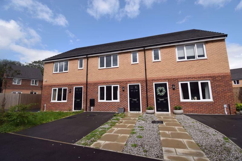 St. Gabriels Close, Leigh 3 bed house - £635 pcm (£147 pw)