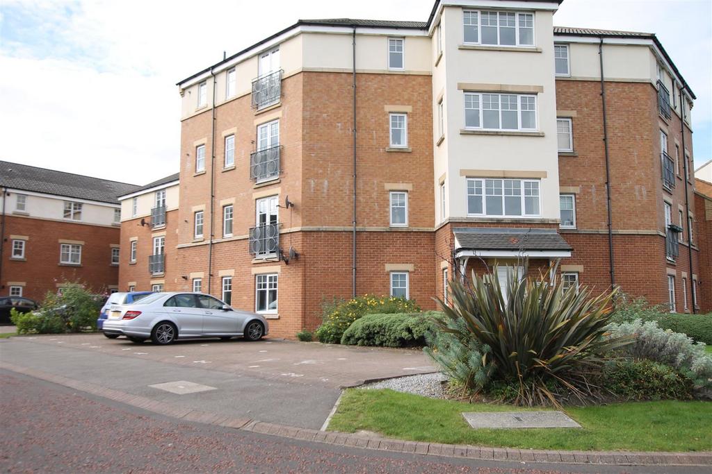 Renforth Close, Gateshead 2 bed apartment - £825 pcm (£190 pw)