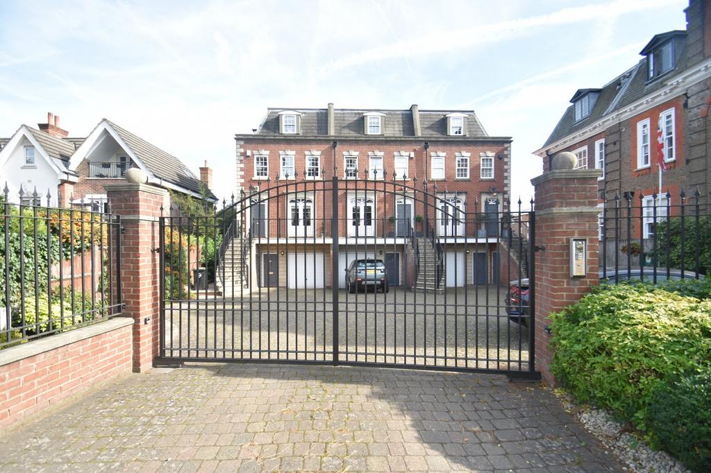 Springfield Place, Gerrards Cross... 4 bed end of terrace house - £ ...