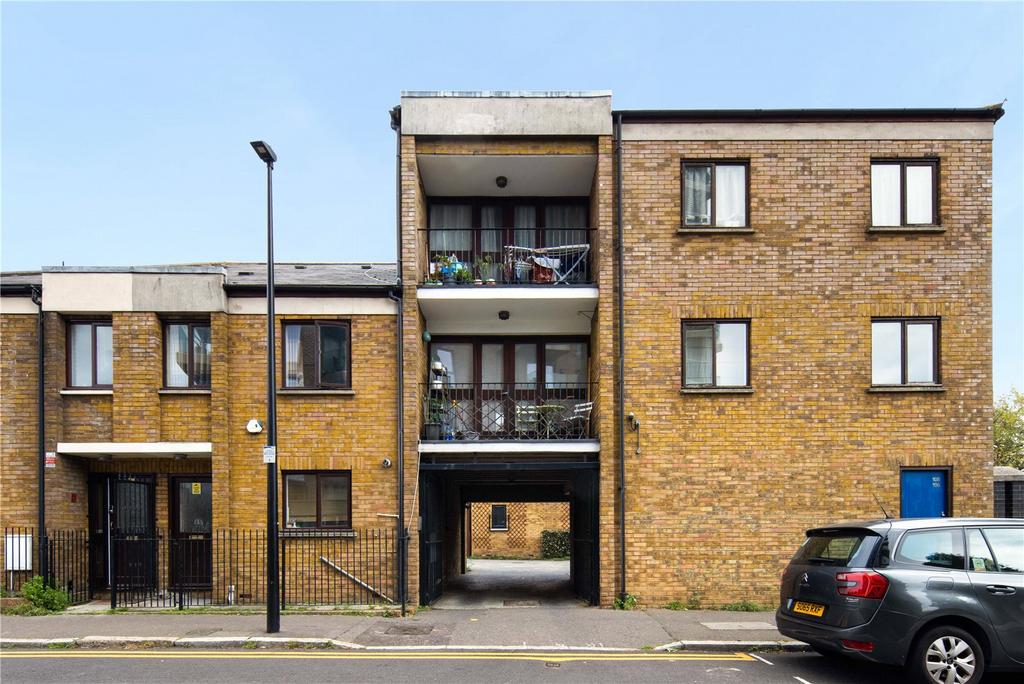 Carr Street, Limehouse, London, E14 2 bed flat for sale - £375,000