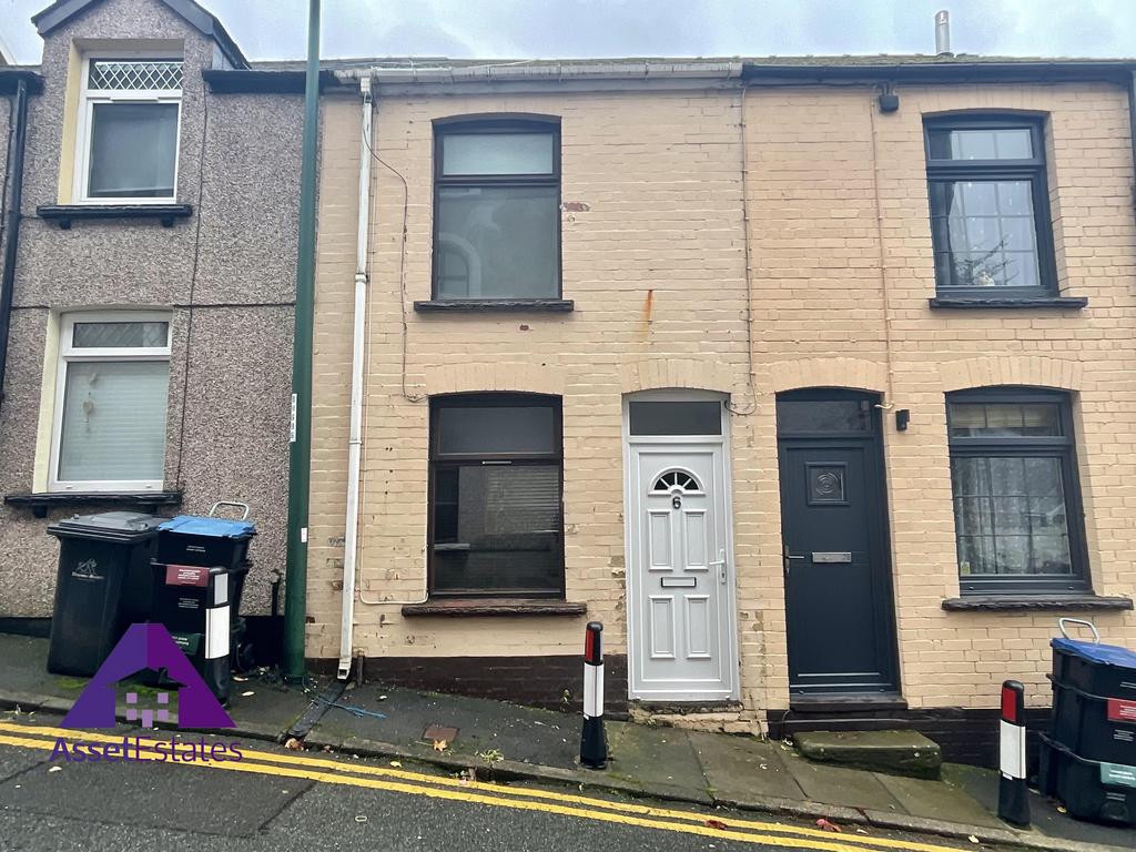 Park Place, Abertillery, NP13 1ED 2 bed terraced house - £70,000
