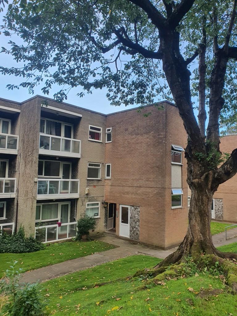 Acresgate Court, Gateacre 2 bed flat to rent - £775 pcm (£179 pw)