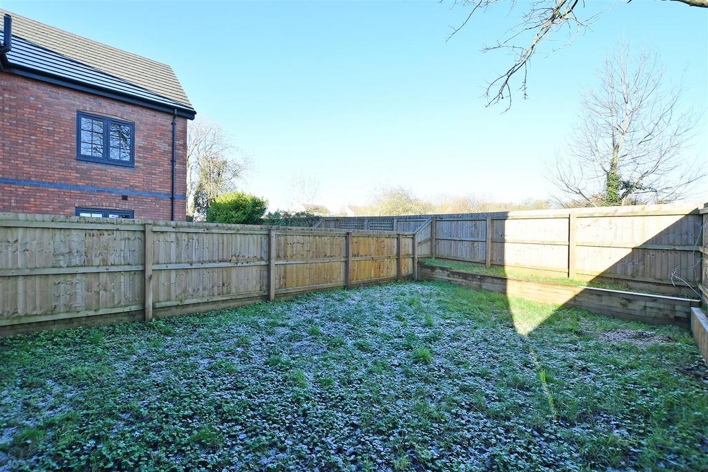 Off Luke Lane, Ashbourne DE6 3 bed mews for sale - £310,000