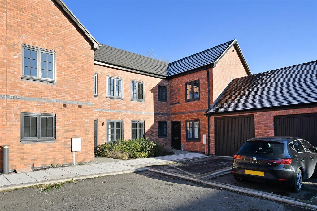 Off Luke Lane, Ashbourne DE6 3 bed mews for sale - £310,000