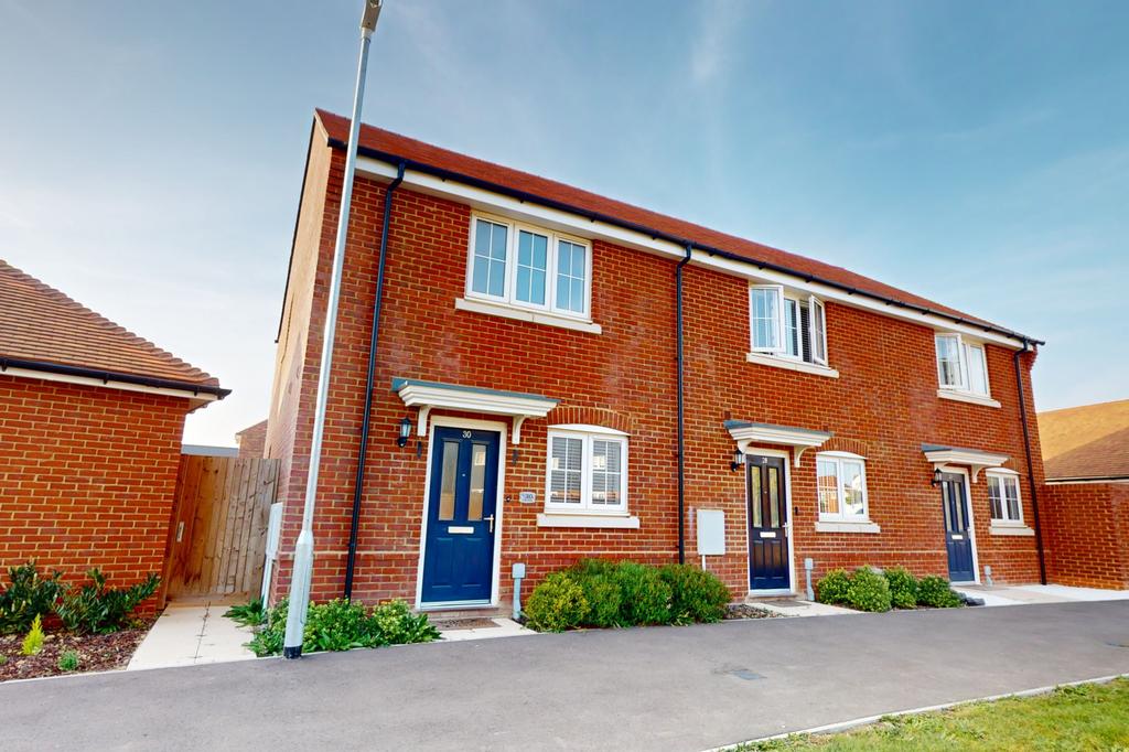 Swift Avenue, Finberry, Ashford TN25 7GD 2 bed end of terrace house - £ ...